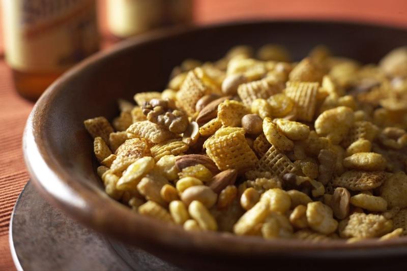 Delicious Curried Party Crunch Recipe | Mazola®